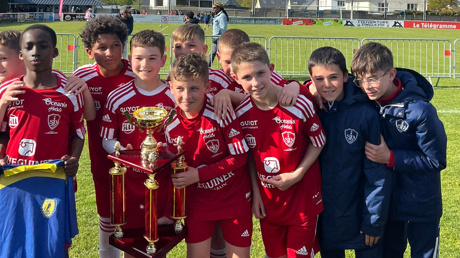 Trente ans après leurs aînés, les U12 du Stade Brestois remportent le Challenge du Printemps ...